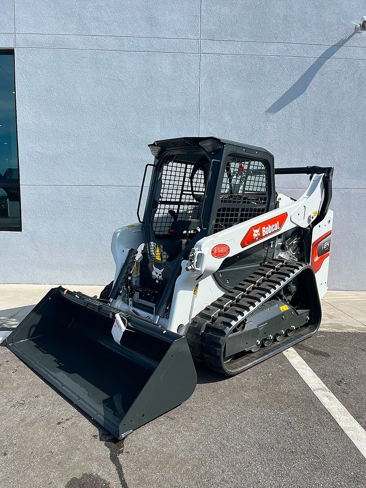 2025 BOBCAT T64 COMPACT TRACK LOADER - B00240